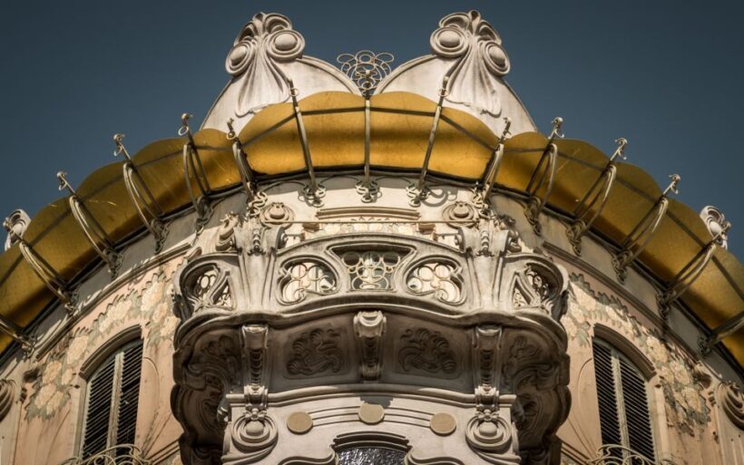 Turin: Art Nouveau Walking Tour with Coffee - The Coffee Break: A Taste of Local Flair