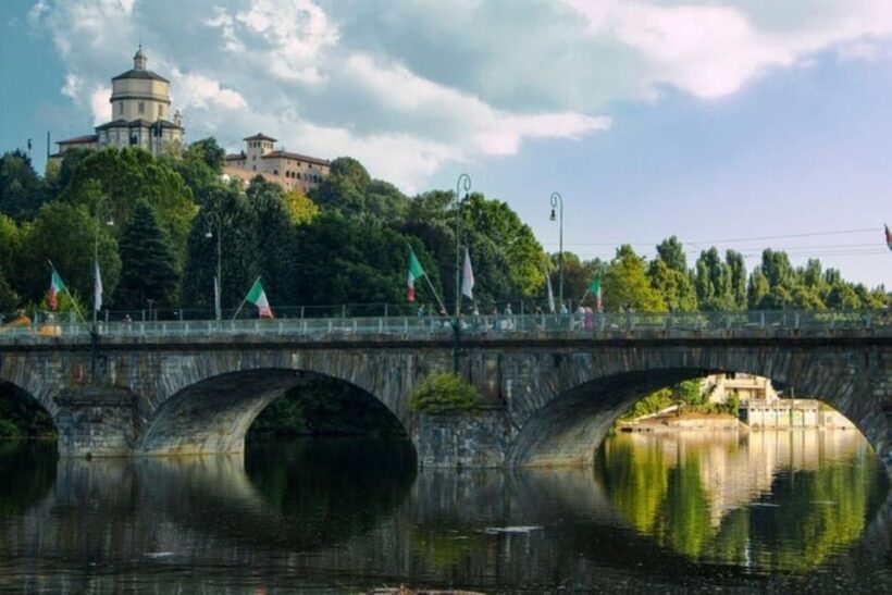 Turin : Must-See Attractions Walking Tour - Exploring Turin: A Must-See Attractions Walking Tour