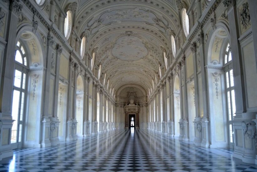 Turin: Palace of Venaria Guided Tour - Key Points