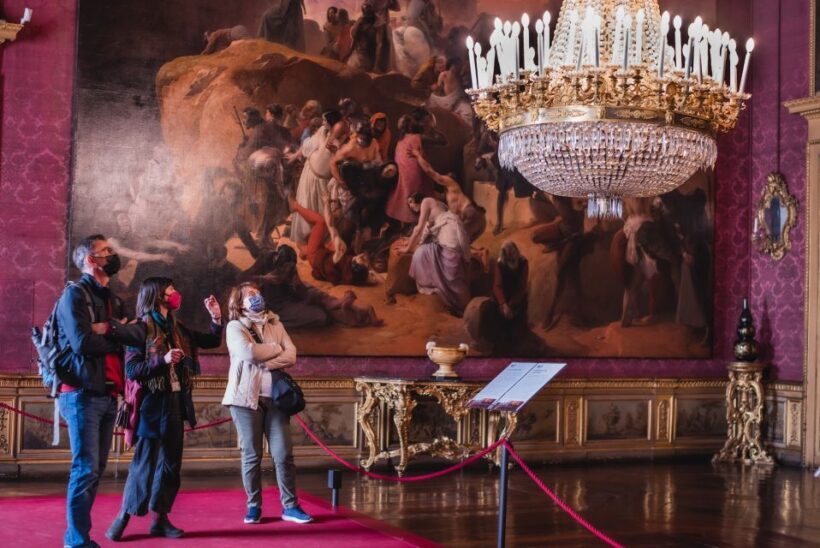 Turin: Savoy Royal Palace Small Group Guided Tour - Key Points
