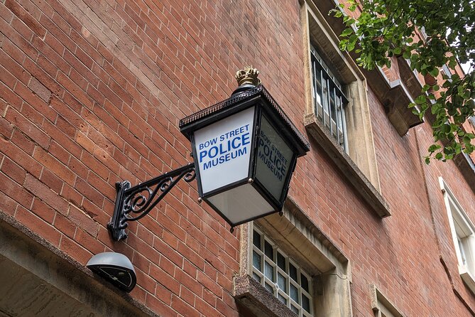 Turmoil, Templars & Oliver Twist Londons Squalor and Splendour - Navigating the Winding Streets of Londons Underworld