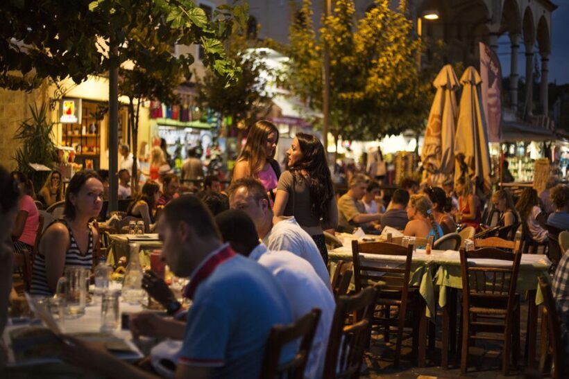 Twilight Athens Tour inc. rooftops, tastings & 3 drinks - Key Points