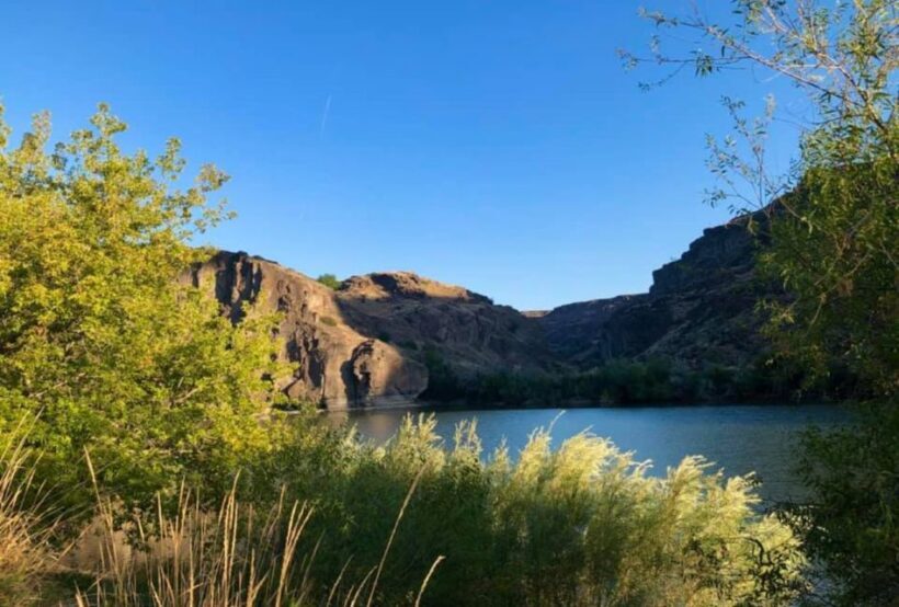 Twin Falls: Dierkes Lake Hike & Shoshone Falls Guided Tour - Frequently Asked Questions
