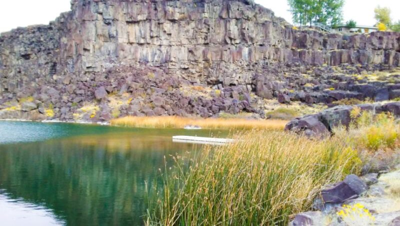 Twin Falls: Dierkes Lake Hike & Shoshone Falls Guided Tour - Who Should Consider This Tour?