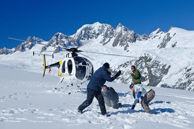 Twin Glacier Franz and Fox, snow landing (allow 30 mins - departing Franz Josef) - Introducing the Experience