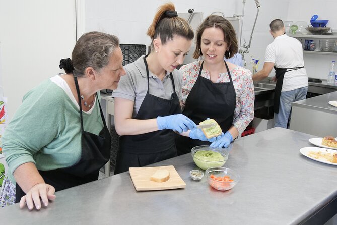 Two and Half-Hours Traditional Greek Cooking Class in Amorgos - Amenities and Logistics