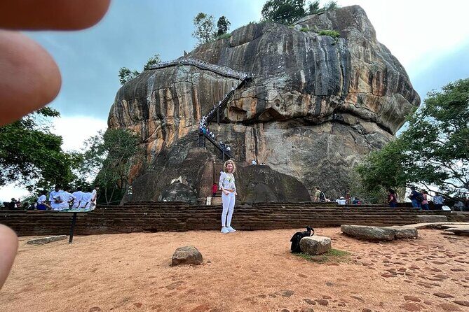 Two Days Cultural Tour Sigiriya Dambulla and Kandy - Day 1: From Colombo to Sigiriya, Dambulla, and Habarana