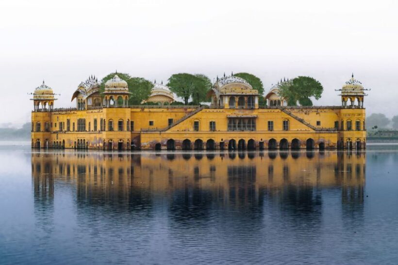 Two days Jaipur tour with guide by private car. - Key Points