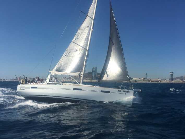 Two Hour Luxury Sailing Experience with Open Bar - The Duration and Group Size
