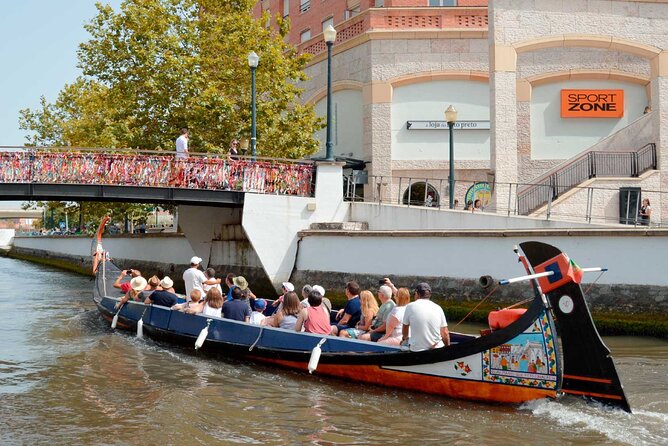 Typical Moliceiro or Mercantel Cruise in Aveiro - Exploring Aveiros Waterways