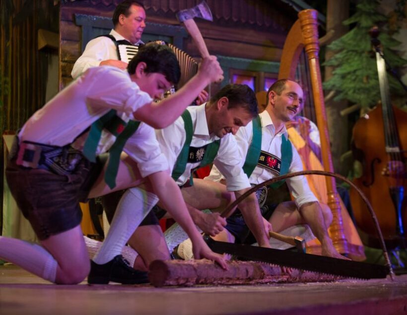 Tyrolean Evenings Family Gundolf in Innsbruck - What To Expect at the Tyrolean Evenings Show
