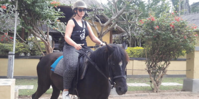 Ubud: 1 Hour Beach Horse Riding with Transfer - Practical Details: Transportation, Timing, and Group Size