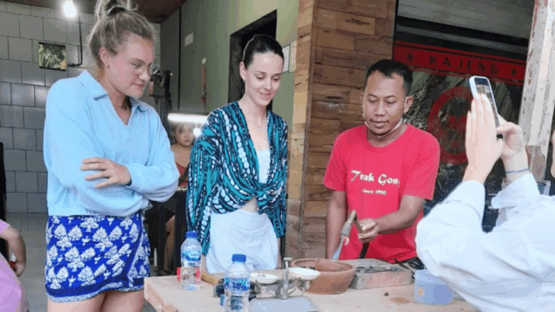 Ubud Center: Silver Class Experience with 7gr Hand Made - FAQ