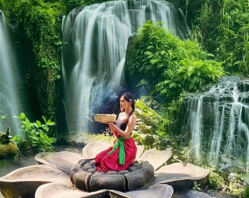 Ubud: Choose your location to Taman Beji Griya Waterfall - Key Points