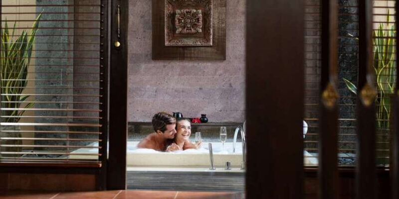 Ubud: Couple Spa Treatment with Bath Ritual & Sparkling Wine - Key Points