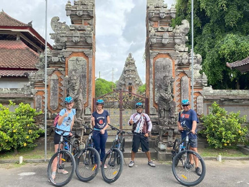 Ubud: Downhill Bike Tour with Rice Fields, Volcano and Meal - Lunch and Relaxation: A Delicious End to the Ride