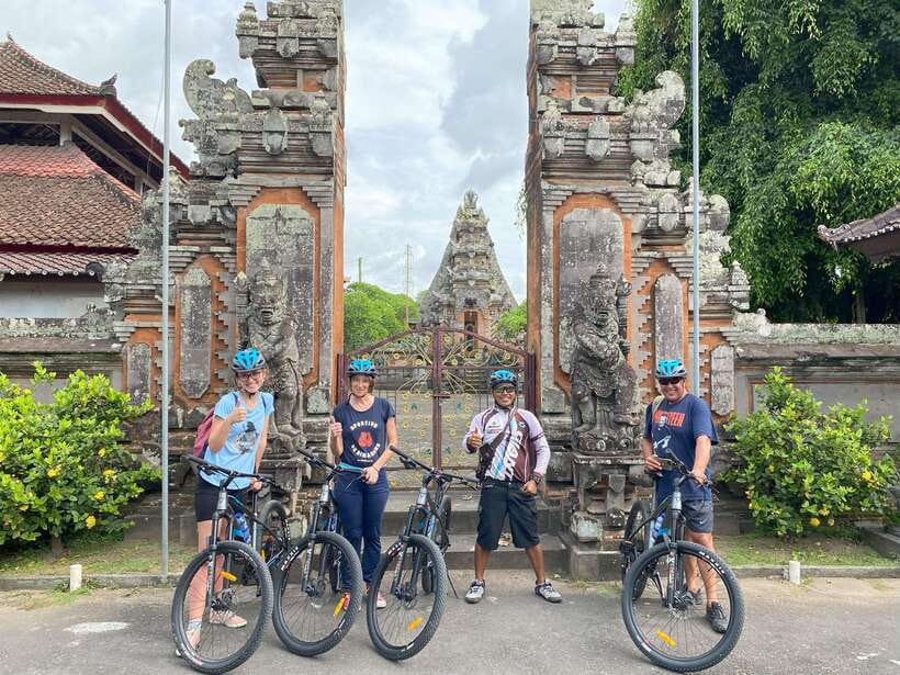 Ubud: PRIVATE E-bike Tour inside Rice Field with meal & pool - The Real Value of This Tour