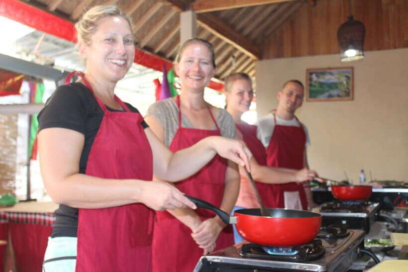 Ubud : Regular or Vegetarian cooking class with market visit - A Deep Dive Into the Ubud Cooking Class Experience