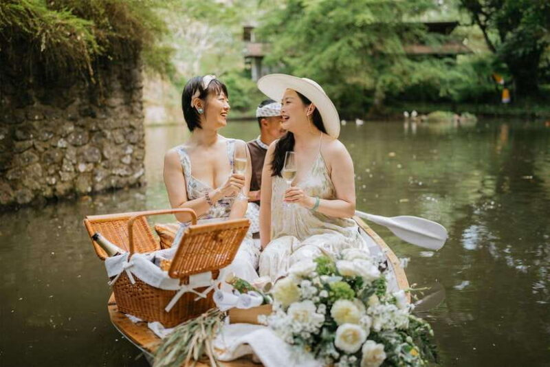 Ubud: Romantic Picnic on a Wooden Boat with Sparkling Wine - Who is This Experience Perfect For?