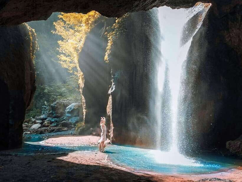 Ubud: Secret Waterfalls and Jungle Swing Private Tour - Key Points