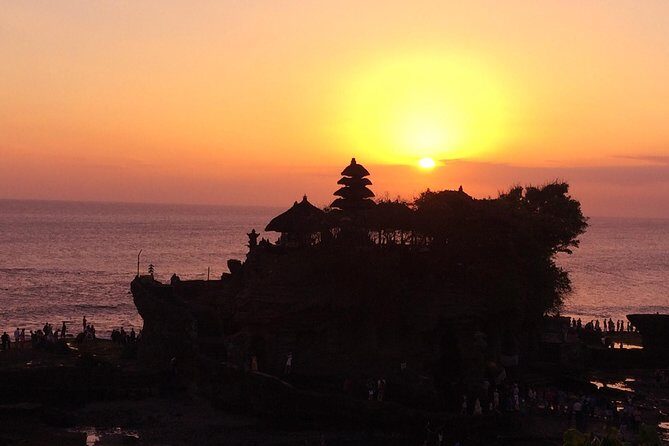 Ubud Tanah Lot Sunset Tour - Exploring Bali’s Natural Beauty at Tegenungan Waterfall
