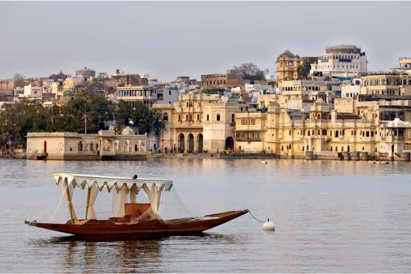 Udaipur: City Palace, Jagdish Temple, and Lake Pichola Tour - Key Points