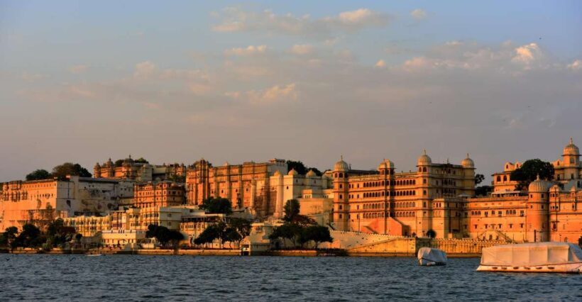 Udaipur: Full Day Private City Tour with Optional Boat Ride - Value for Money