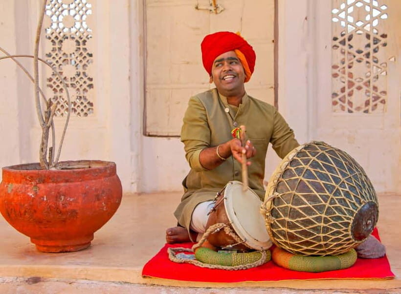 Udaipur: Full-Day Sightseeing Tour with Optional Guide - Practical Tips for Travelers