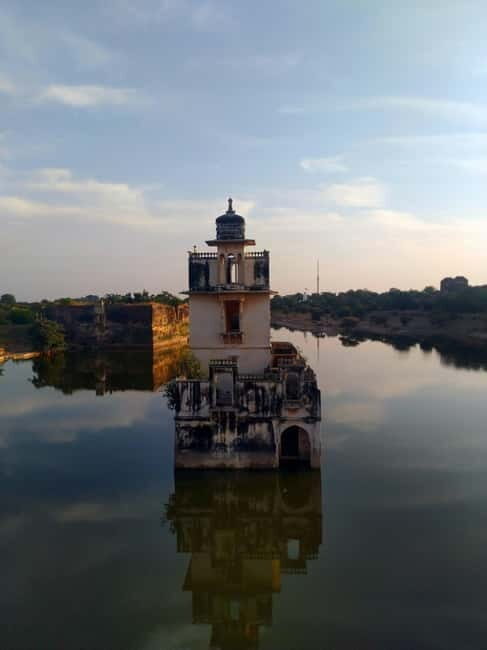 Udaipur: Guided Day Trip to Chittorgarh Fort - Experience Overview