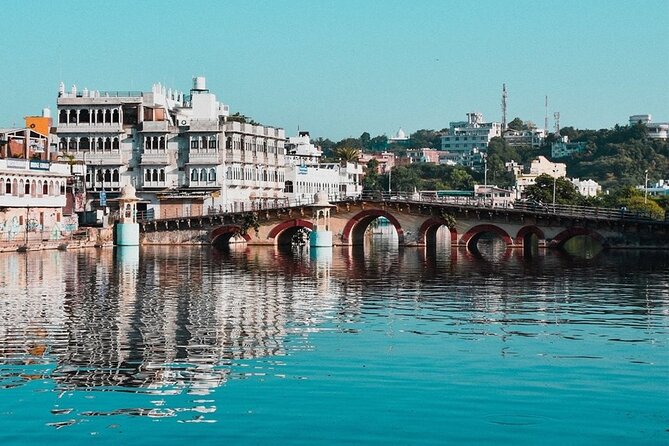 Udaipur in Half Day Sightseeing with guide and transfers - FAQs