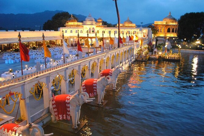 Udaipur: Jag Mandir Island Dinner with Boat Ride transfers - What to Expect During the Tour