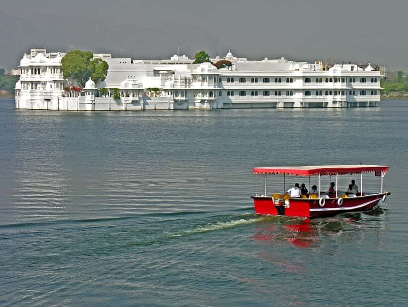 Udaipur: Lake Pichola Boat Trip - Key Points