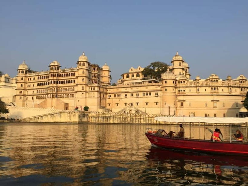 Udaipur: Private City Tour with Boat Ride - The Water’s Edge: Lake Pichola and the Boat Ride