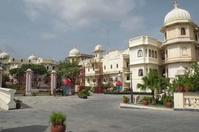 Udaipur - Privately Guided Half day Tour to city of lakes - A Closer Look at the Itinerary