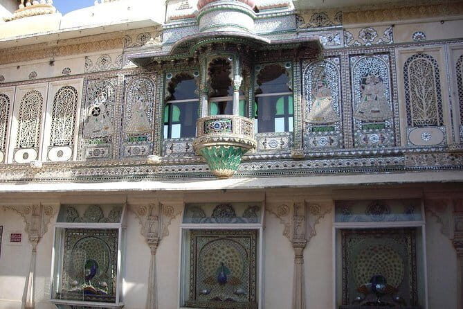 Udaipur - Privately Guided Half day Tour to city of lakes - The Sum Up