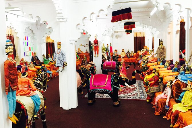 Udaipur Shopping Tour with Pickup and Drop Off - FAQs