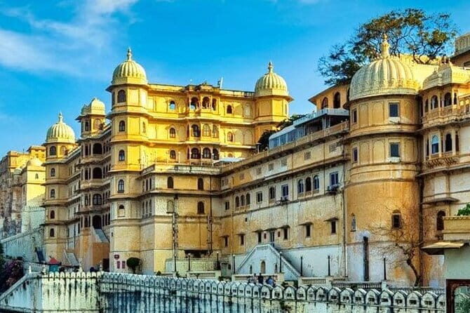 Udaipur Sightseeing Tour With Guide By Private Car - Exploring Udaipur with a Private Car and Guide