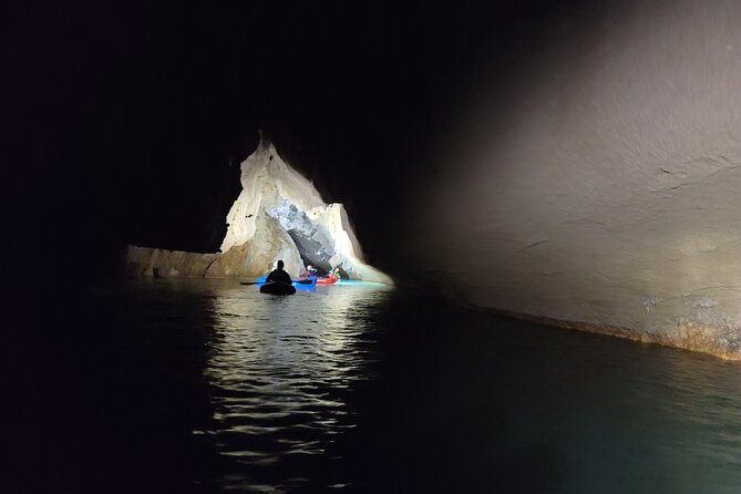 Ultimate Cave Kayaking Adventure in Belize - Exploring the Nohoch Cheen Archaeological Reserve
