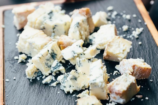 Ultimate London Cheese Crawl : Guided Food Tour - The Group Size and Atmosphere