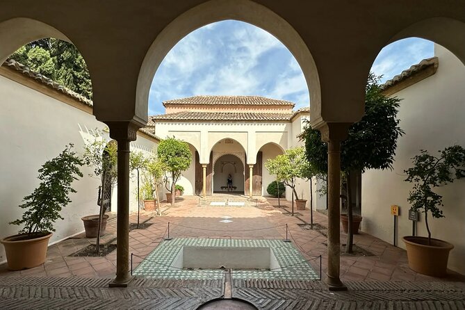 Ultimate Malaga History & Tapas - All Included Full Experience - Exploring Malagas Rich History