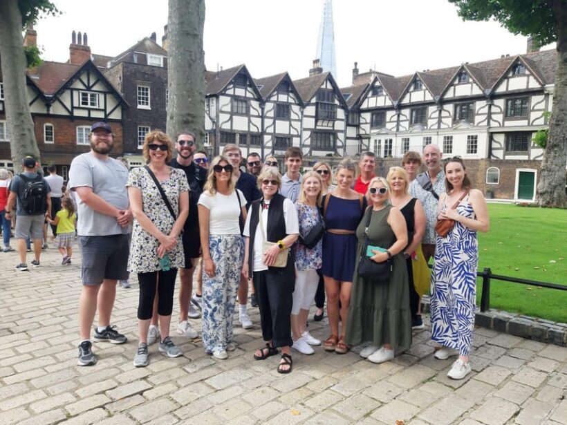 Ultimate Tower of London, Beefeater Welcome & Crown Jewels - An In-Depth Look at the Tour Experience