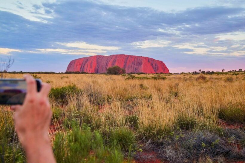 Uluru: Sacred Sites & Sunset Tour with Wine & Cheeseboard - An In-Depth Look at the Uluru: Sacred Sites & Sunset Tour