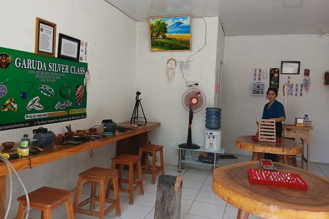 Uluwatu Silver Jewelry Class and Workshop Near GWK Culture Park - The Location and Surroundings