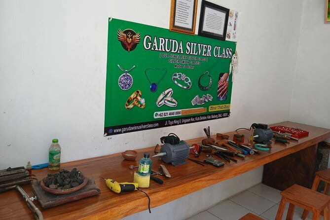 Uluwatu Silver Jewelry Class and Workshop Near GWK Culture Park - Authentic Craftsmanship and Friendly Guides
