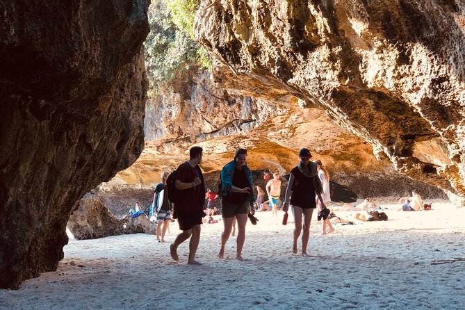 Uluwatu Sunset, Kecak Dance and Jimbaran Seafood Dinner - Authentic Experiences and Traveler Feedback