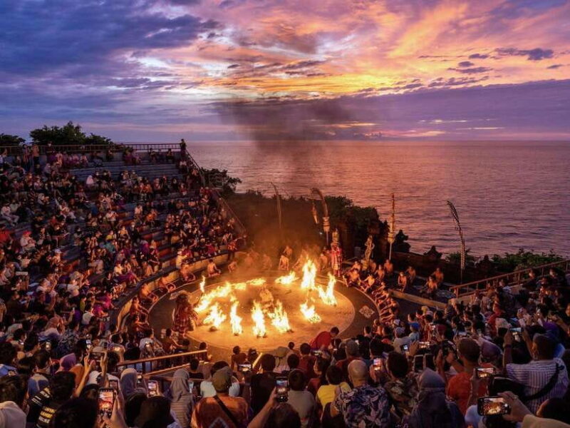Uluwatu Sunset Temple - Kecak Dance Show & Seafood Dinner - Key Points