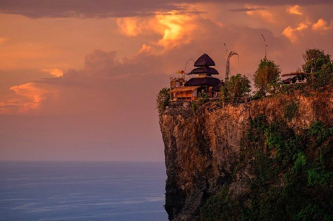 Uluwatu Temple & Kecak Fire Dance Show (Include All Tickets) - Discovering Uluwatu Temple