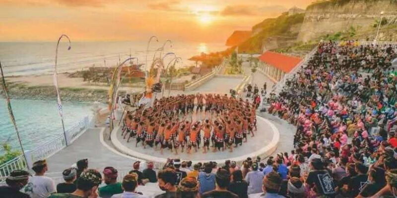 Uluwatu: Temple Sunset, Kecak Dance & Jimbaran Dinner - Detailed Breakdown of the Tour Experience