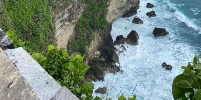 Uluwatu: Temple Sunset, Kecak Dance & Jimbaran Dinner - FAQ