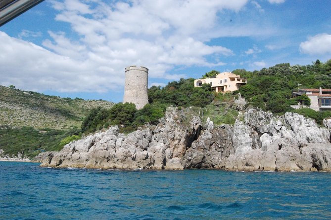Ulysses Coast Boat Tours - Inclusions and Amenities